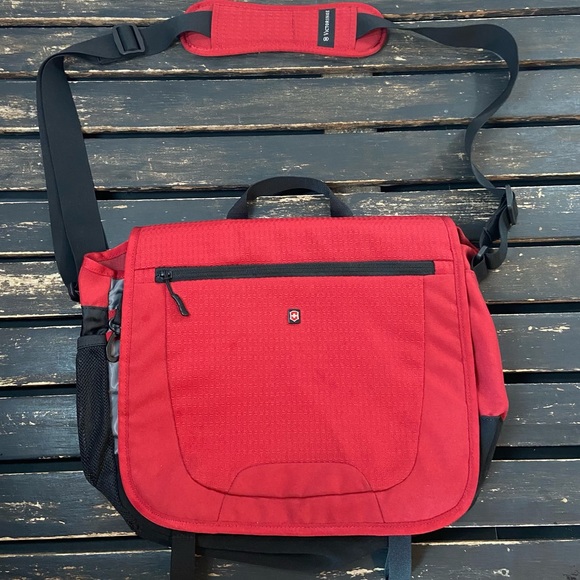 Victorinox | Bags | Victorinox Bag Laptop Carry Bag Shoulder Messenger ...